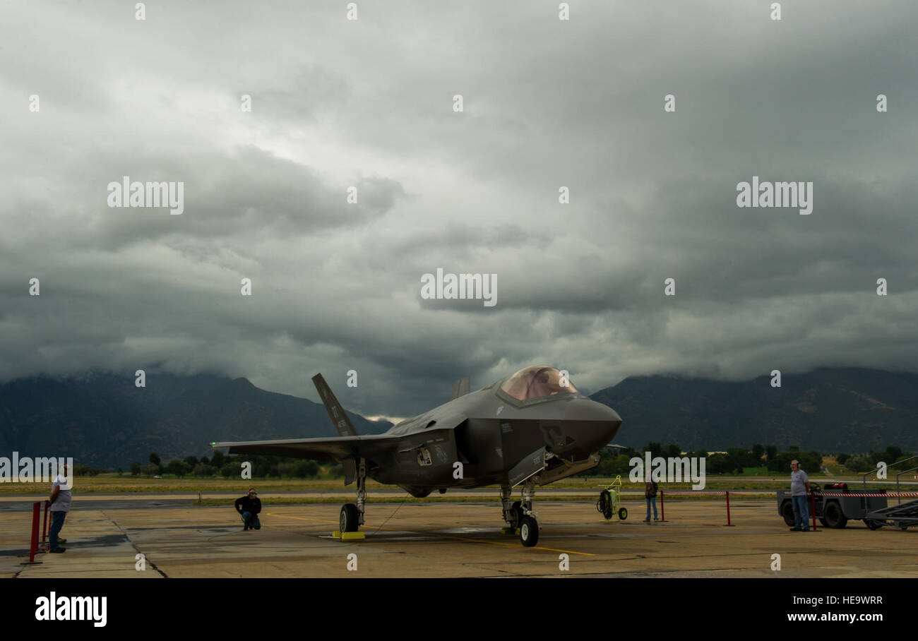 The first F-35A Lightning II Joint Strike Fighter ever to land at Hill ...