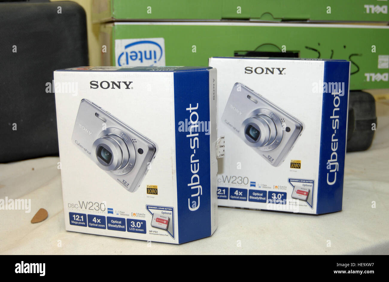 Hand digital radios hi-res stock photography and images - Alamy