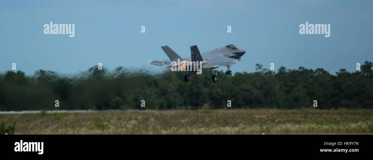 An F-35C Lightning II takes off at Eglin Air Force Base, May 28, 2014 ...