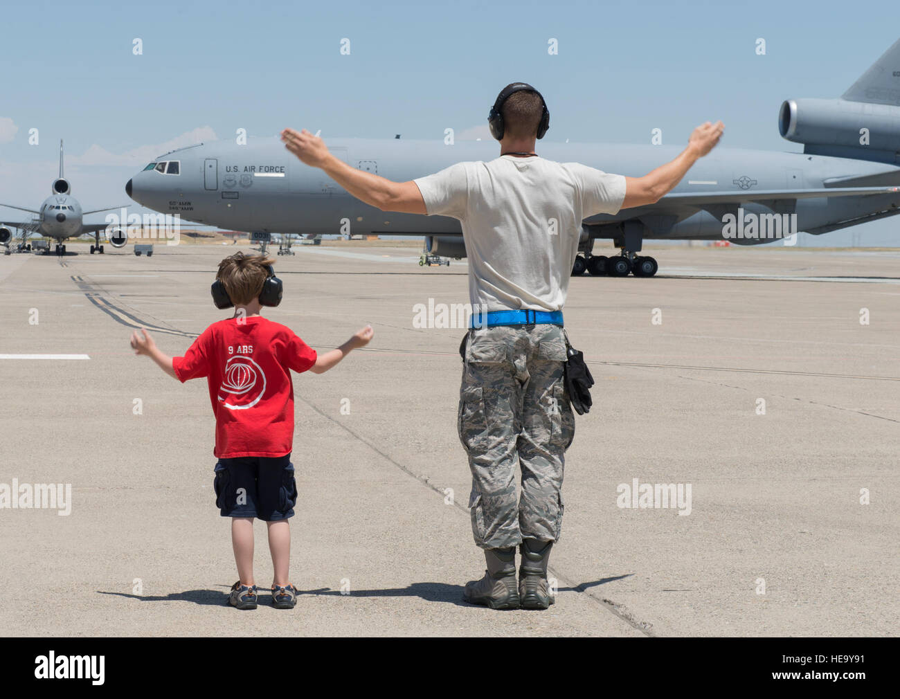 Lt. Col. Thad Middleton, 9 Air Refueling Squadron, commander, and Lt ...