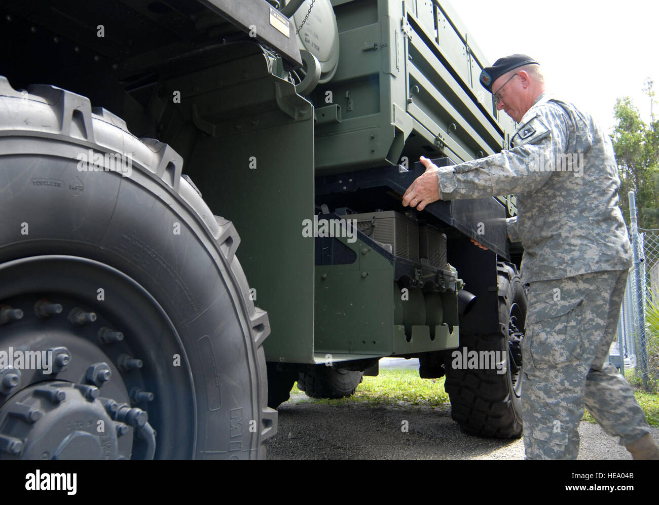Staff Sgt. Mike Neal of the Florida Army National Guard's Field ...