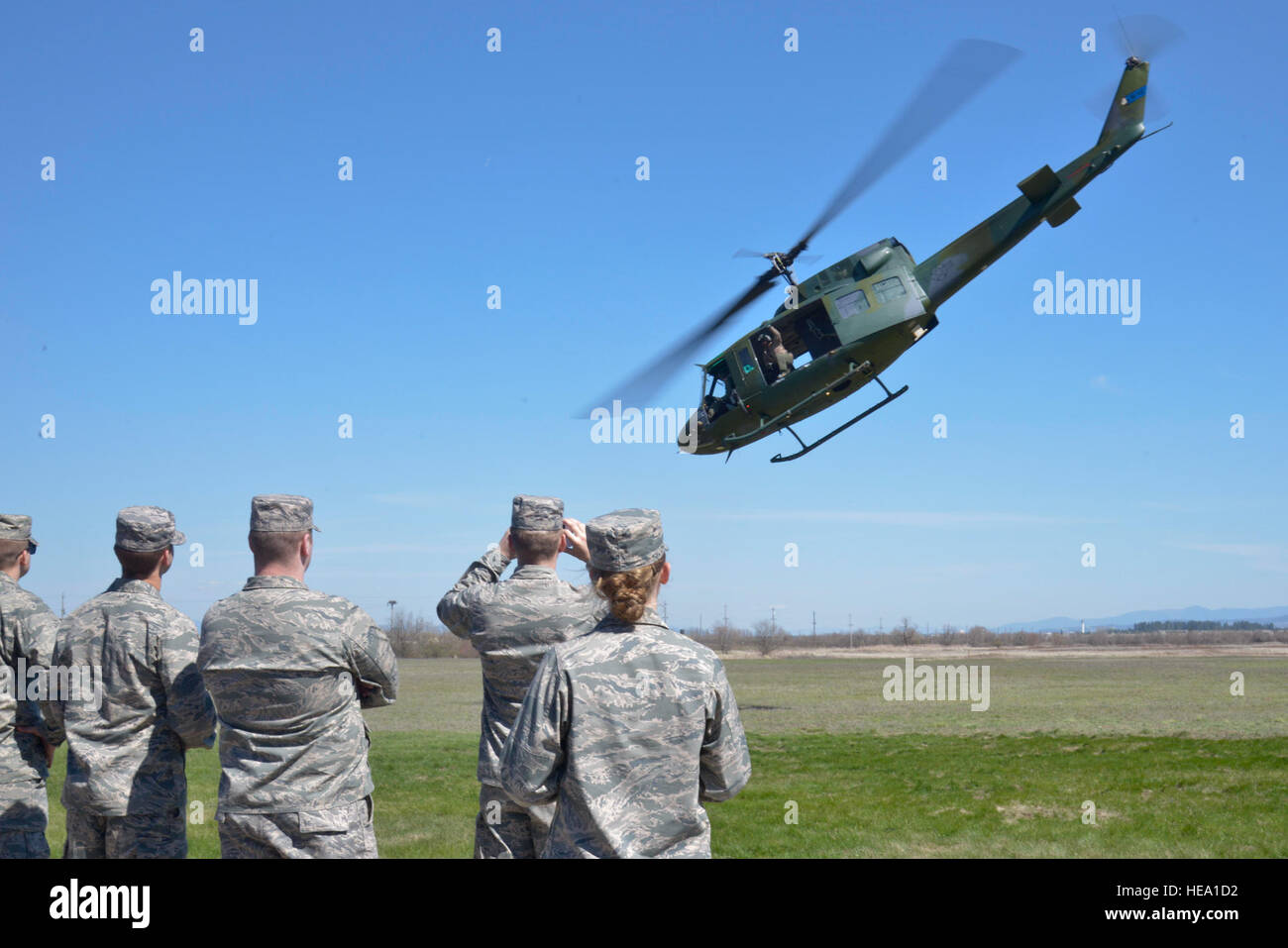 Central Washington University Air Force ROTC students take photos and ...
