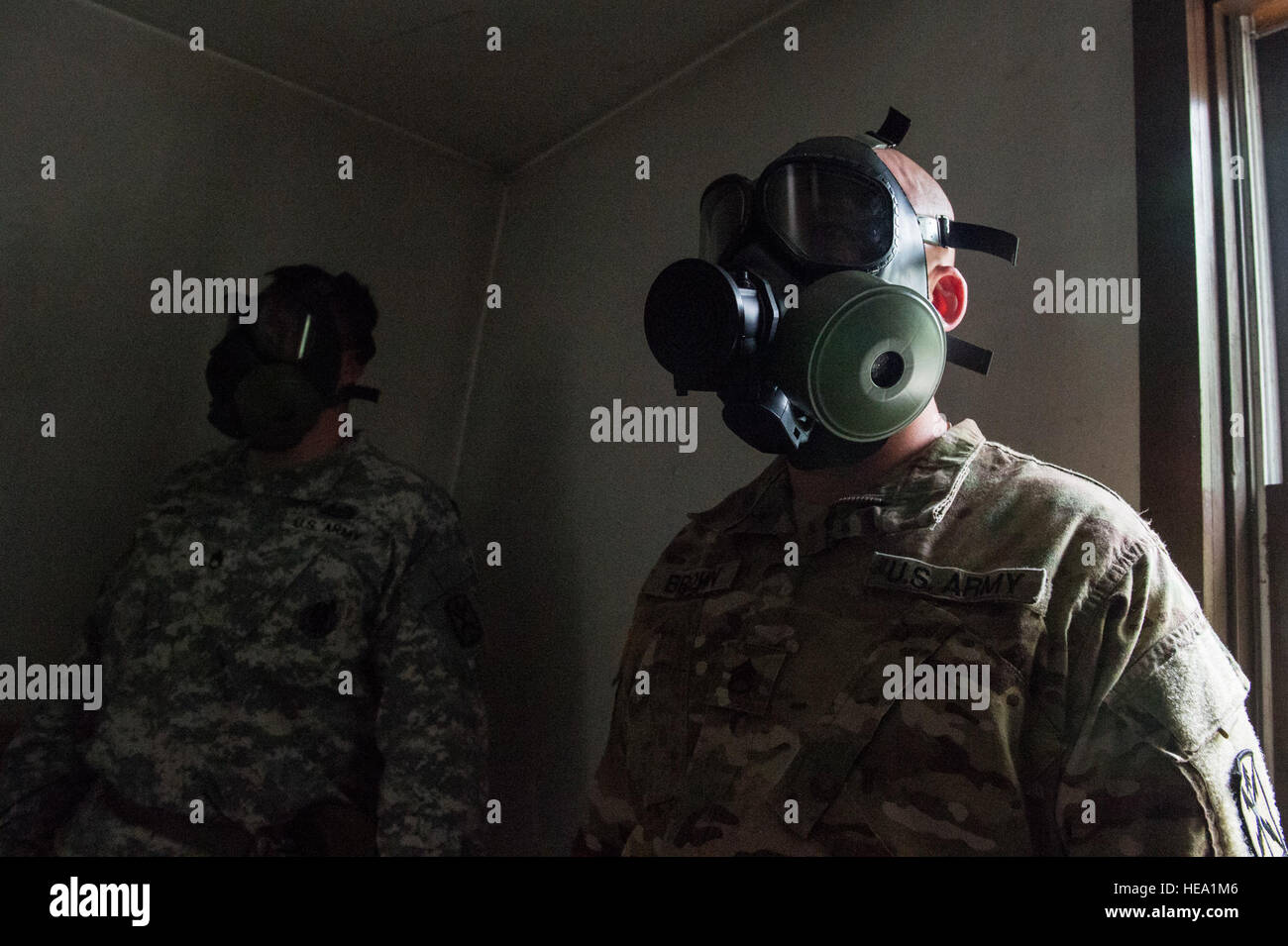 U.S. Army Soldiers assigned to Charlie Company, 307th Expeditionary ...