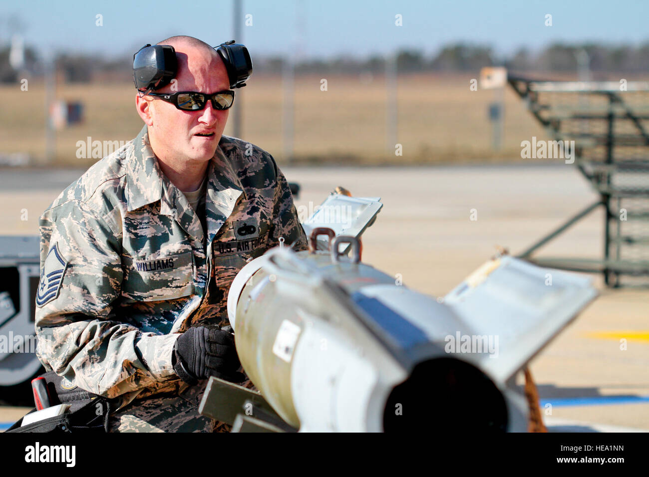 U.S. Air Force Master Sgt. Keith Williams from the New Jersey Air ...