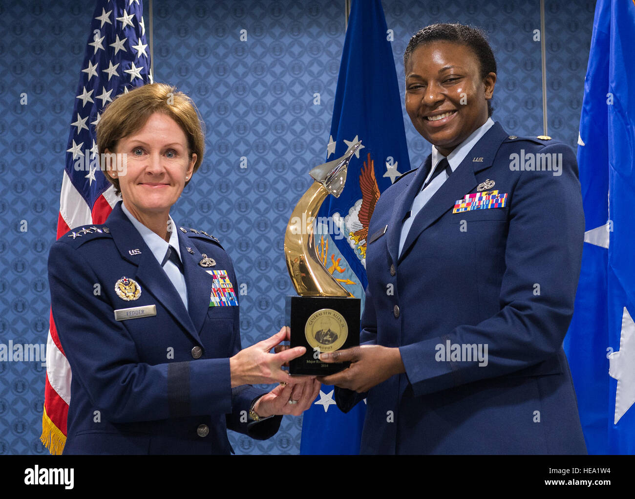 Gen lew allen jr trophy hi-res stock photography and images - Alamy
