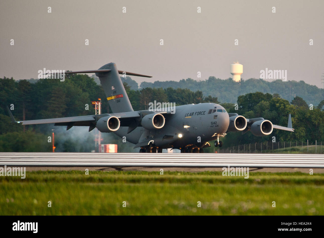 A U.S. Air Force C-17 Globemaster III cargo plane from 452nd Air Mobility Wing, March ARB, Calif ...