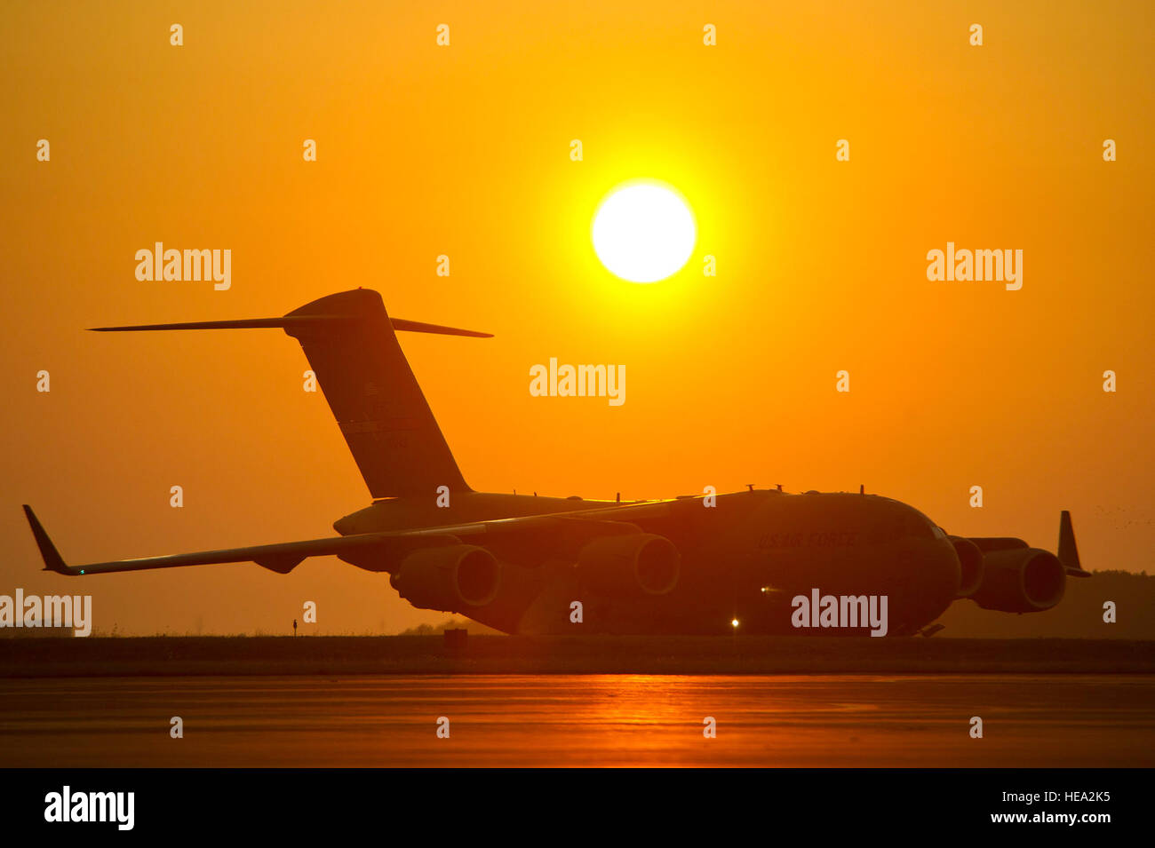 A U.S. Air Force C-17 Globemaster III cargo plane from 452nd Air Mobility Wing, March ARB, Calif ...