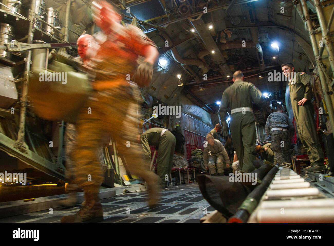 U.S. airmen with the 911th Airlift Wing, Pittsburgh International ...