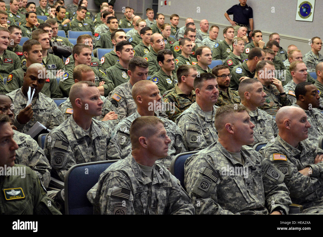 Us global operations center hi-res stock photography and images - Alamy