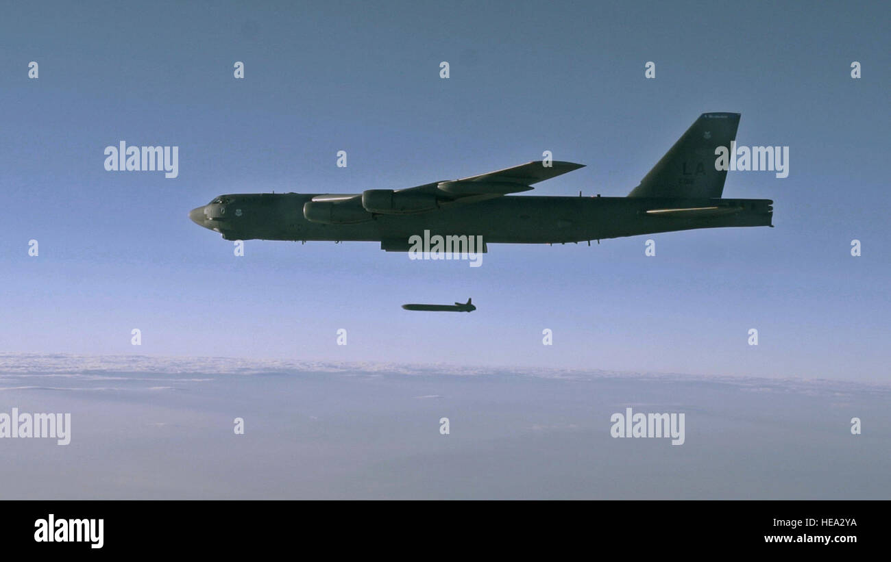 Air launched cruise missile hi-res stock photography and images - Alamy