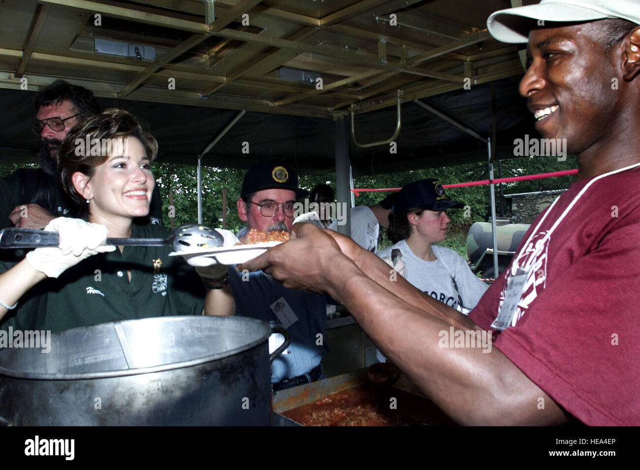 Miss America 2000, Heather French, serves food to homeless veterans ...