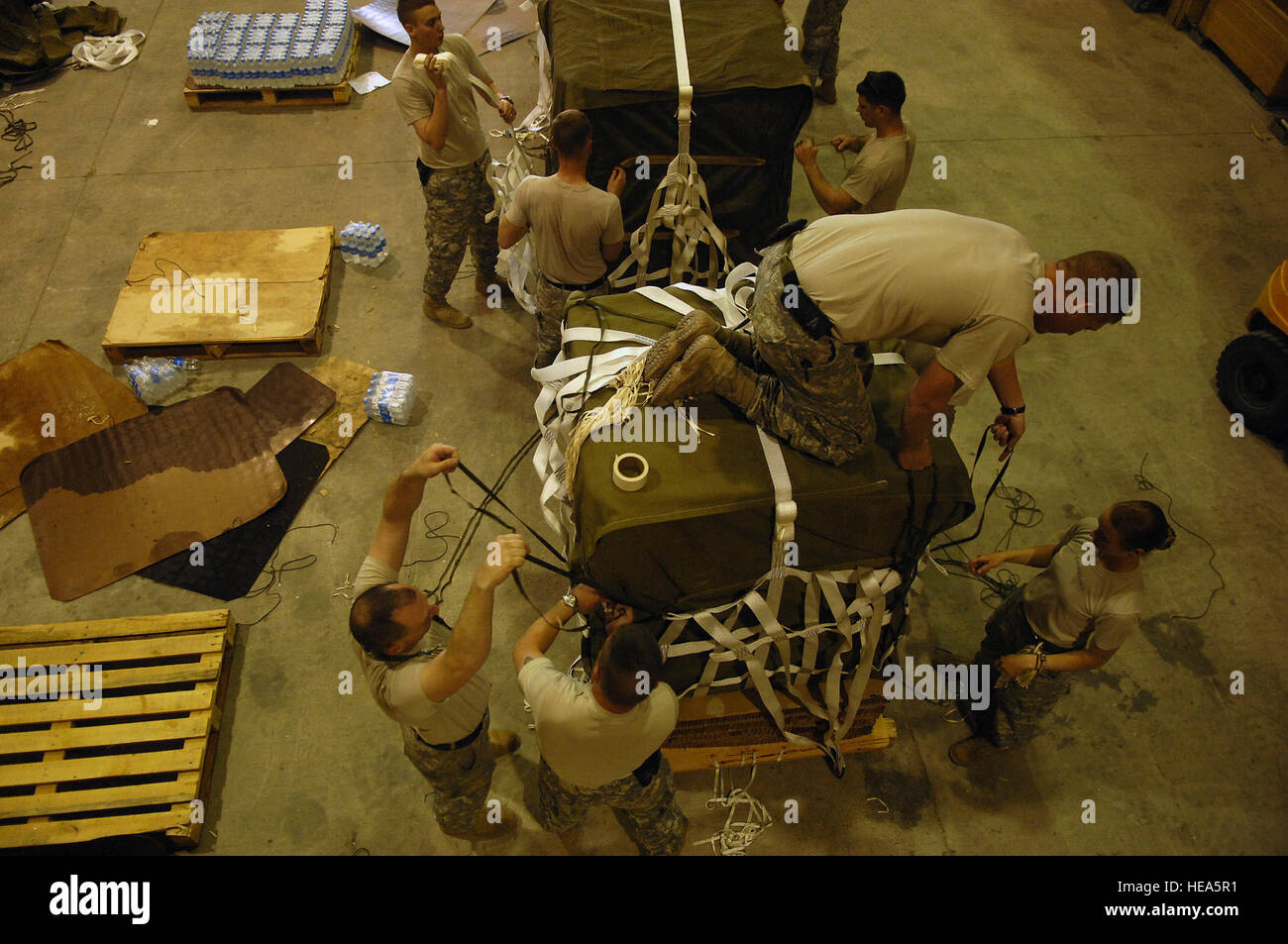 Joint precision airdrop delivery system hi-res stock photography and ...