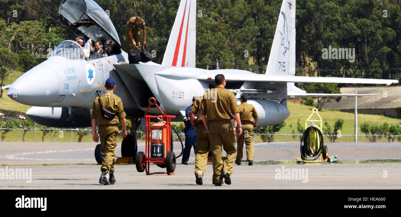 Air portugal home base hi-res stock photography and images - Alamy