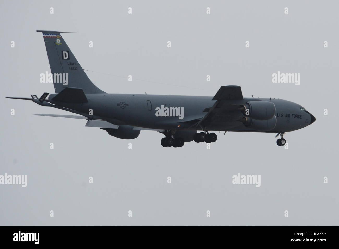 A U.S. Air Force KC-135 Stratotanker aircraft assigned to RAF ...