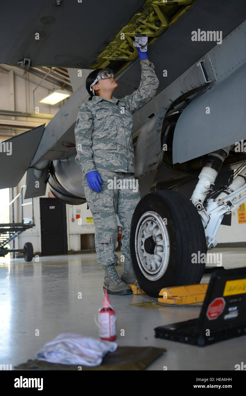 F 16 fightingfalcon hi-res stock photography and images - Alamy