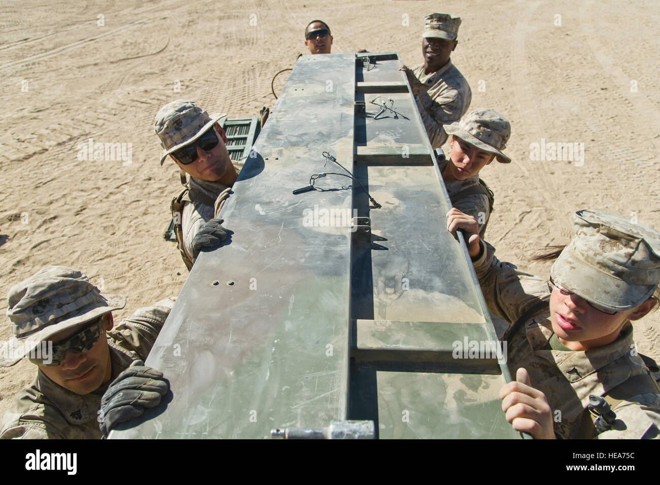U s marines from truck hi-res stock photography and images - Alamy