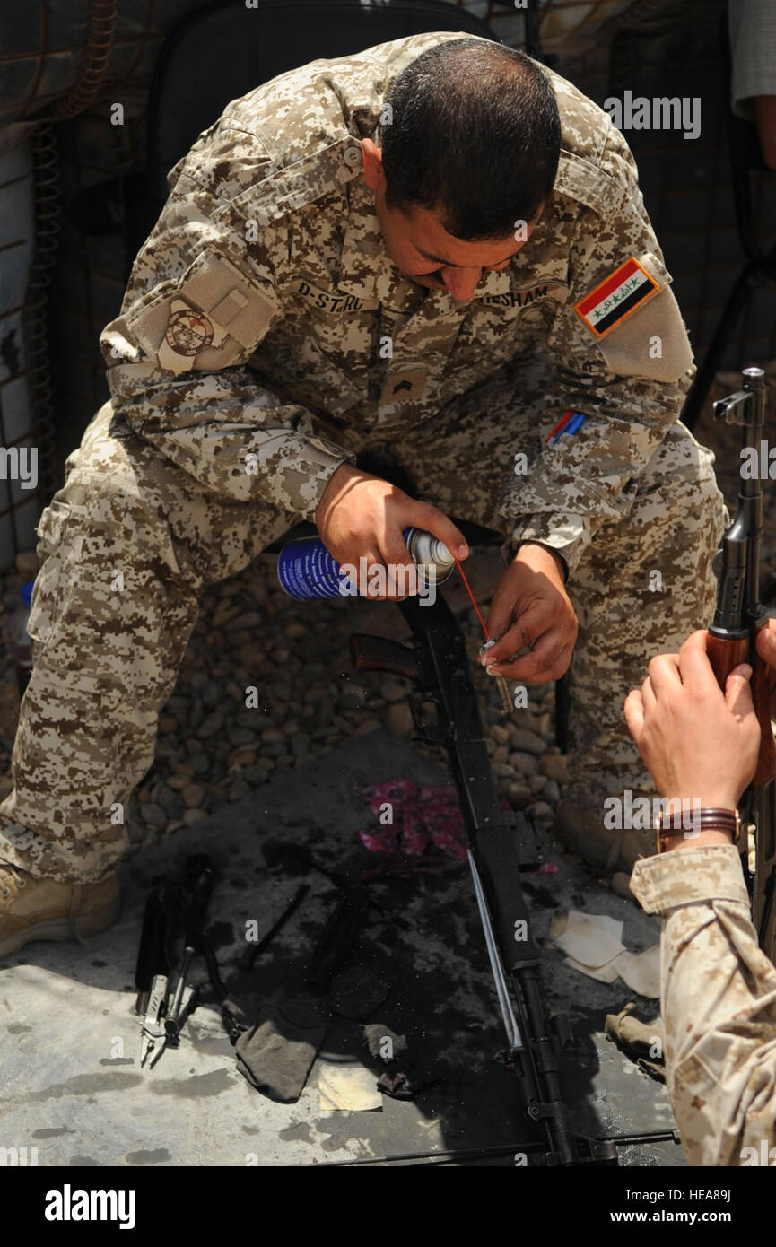 Iraqi military police officer hi-res stock photography and images - Alamy