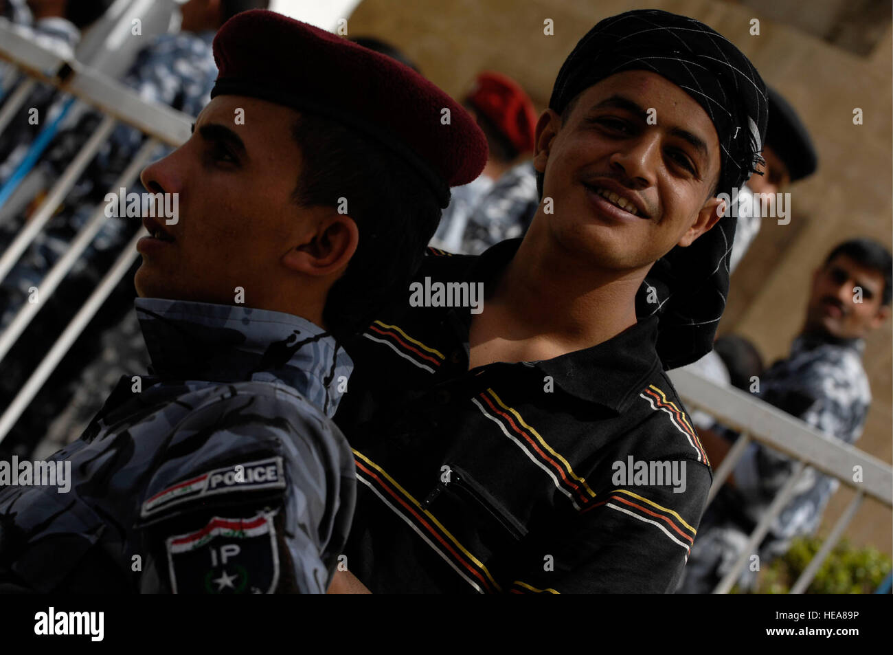 Iraqi police take a break from training on building entry procedures ...