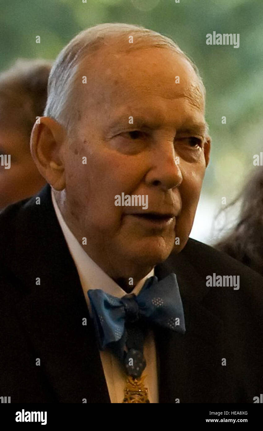Medal of Honor recipients attend the Patriot Award dinner at the 2010 ...