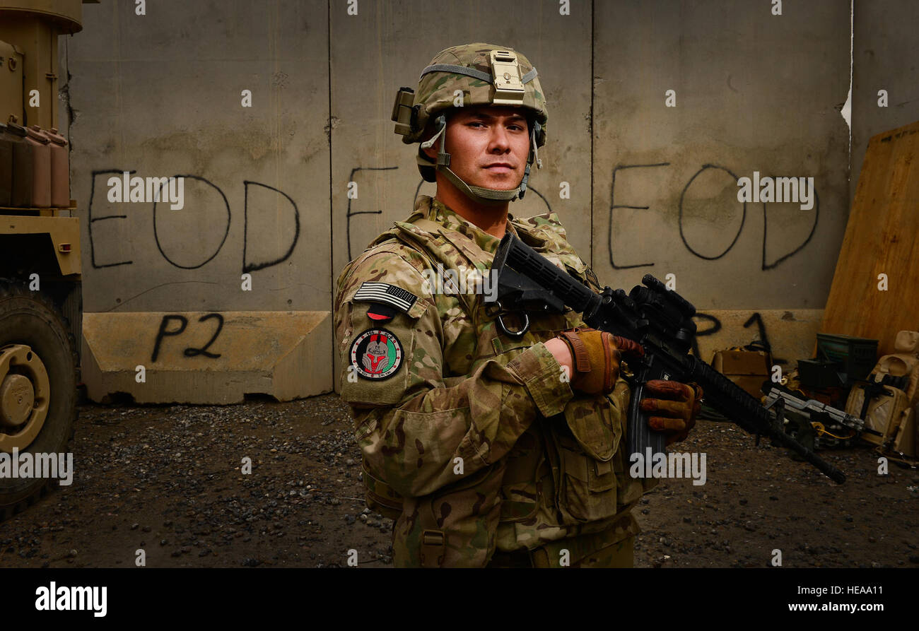 U.S. Air Force Staff Sgt. Michael Makela, 466th Air Expeditionary ...