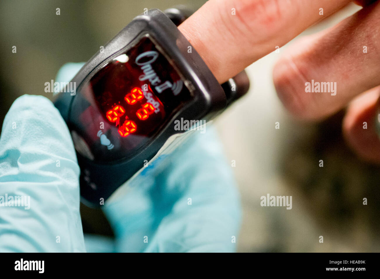 Pulse oximeter reading hi-res stock photography and images - Alamy