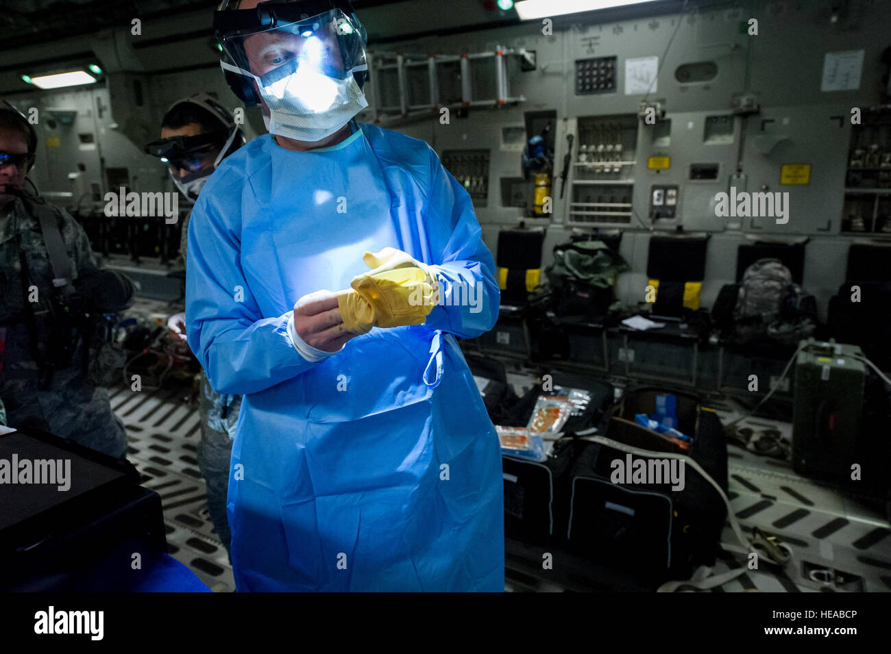 Us navy doctor surgery hi-res stock photography and images - Alamy