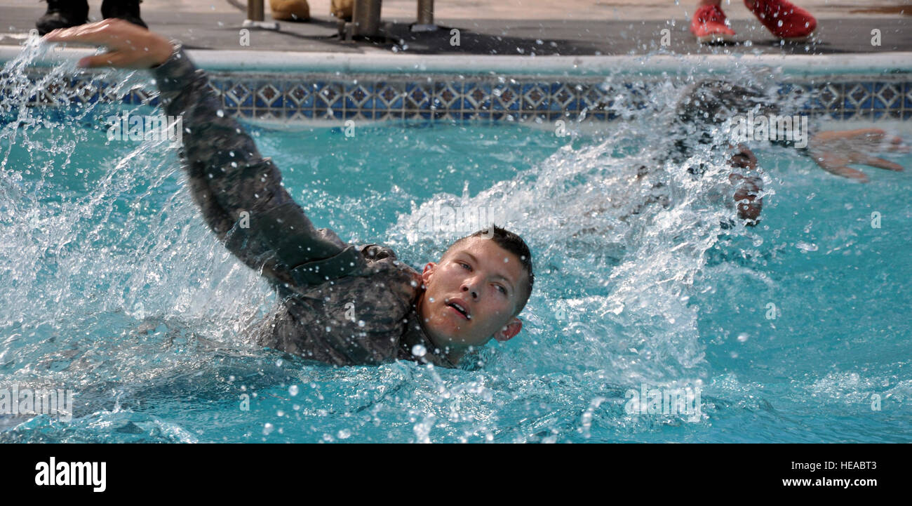 100 meter swim hi-res stock photography and images - Alamy