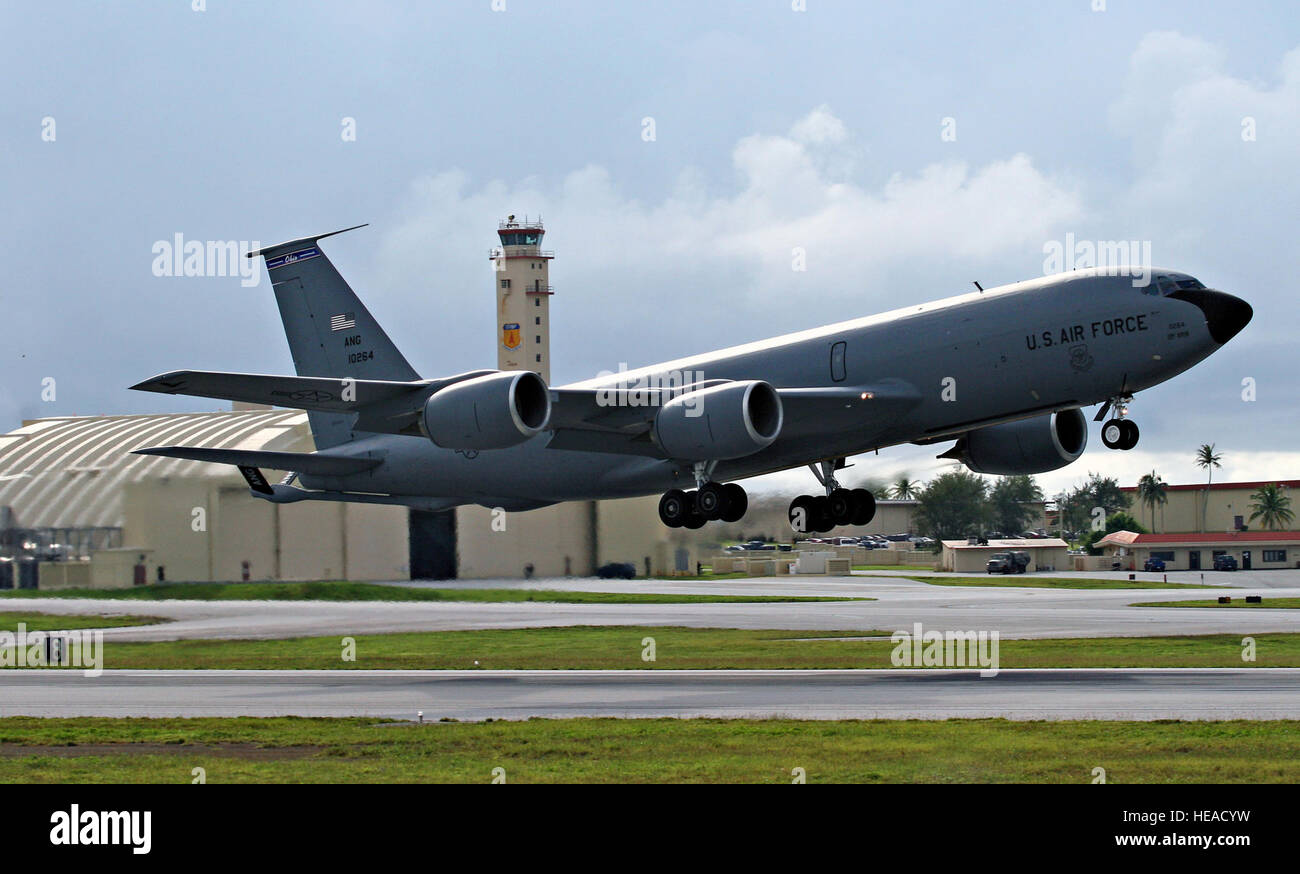 A KC-135R from the 121st Air Refueling Wing, Rickenbacker, Ohio ...