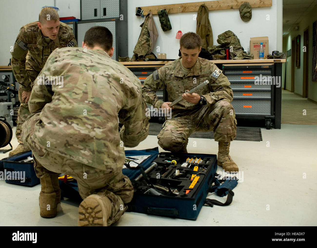 U s air force airmen assemble hi-res stock photography and images - Alamy