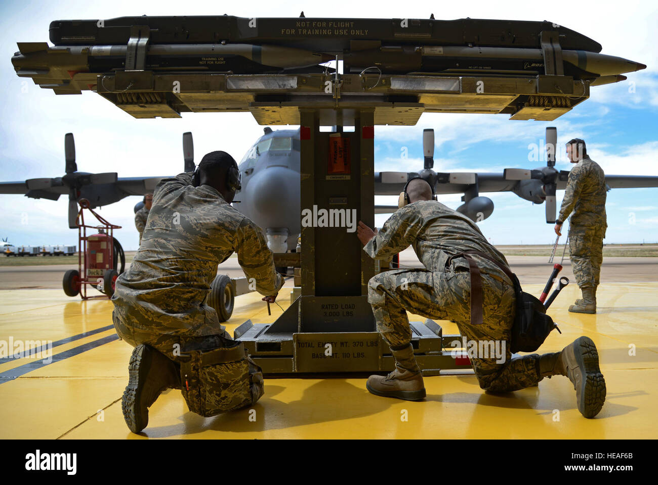 27th special operations maintenance squadron hi-res stock photography ...