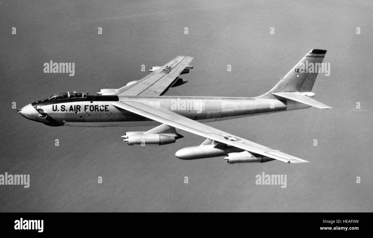 Boeing b 47 stratojet hi-res stock photography and images - Alamy