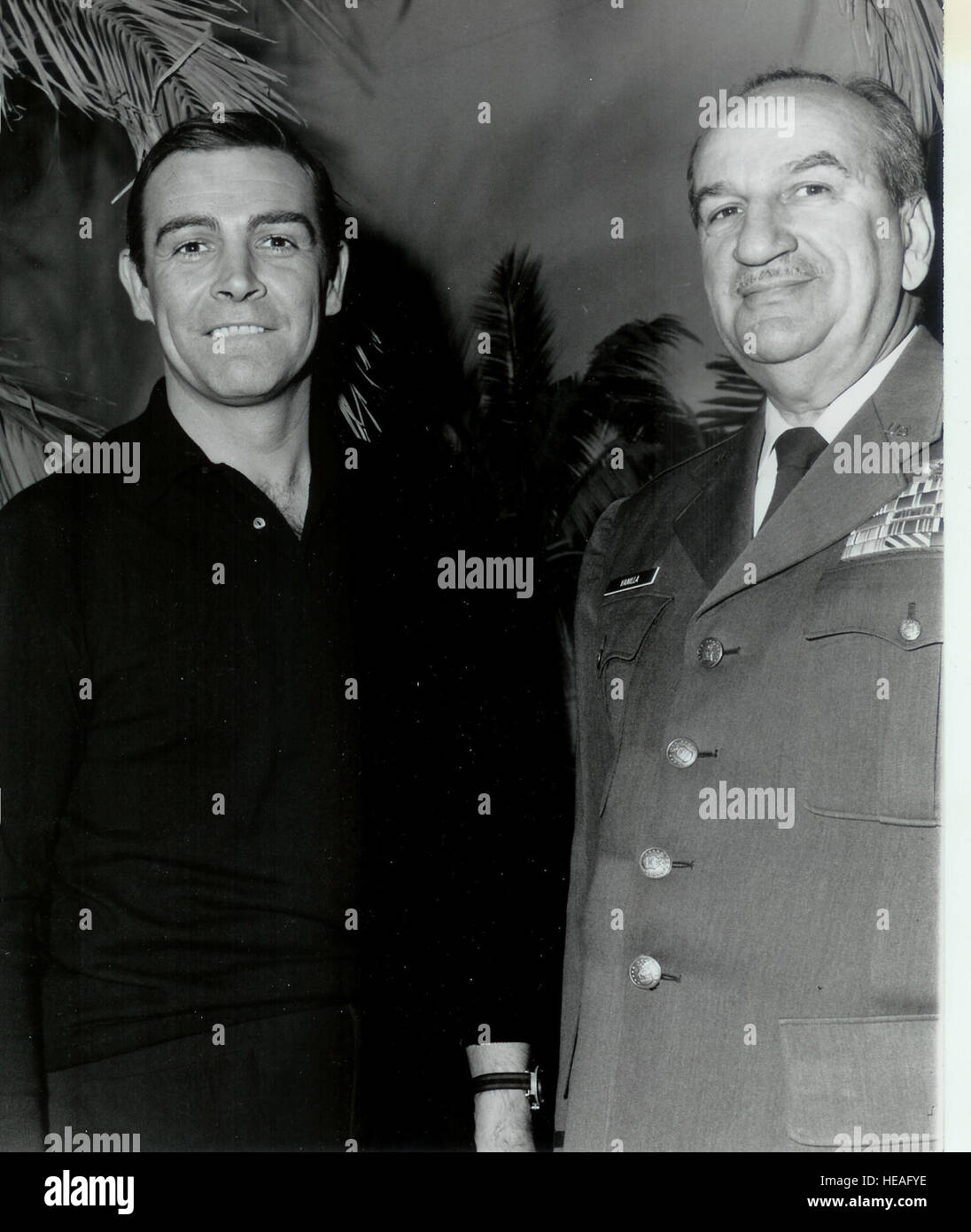 Sean connery thunderball hi-res stock photography and images - Alamy