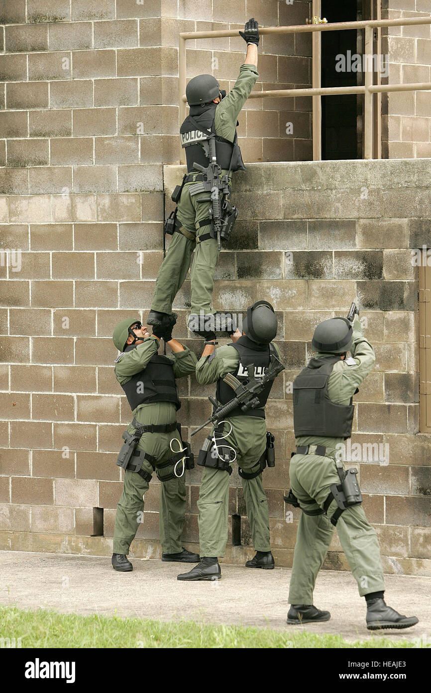 Swat Team Us High Resolution Stock Photography and Images - Alamy
