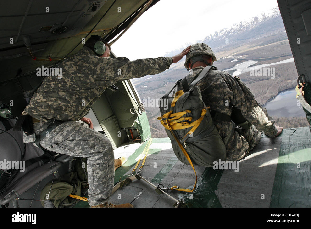 Sgt. 1st Class Raymond Lewandowski (left), Headquarters and ...