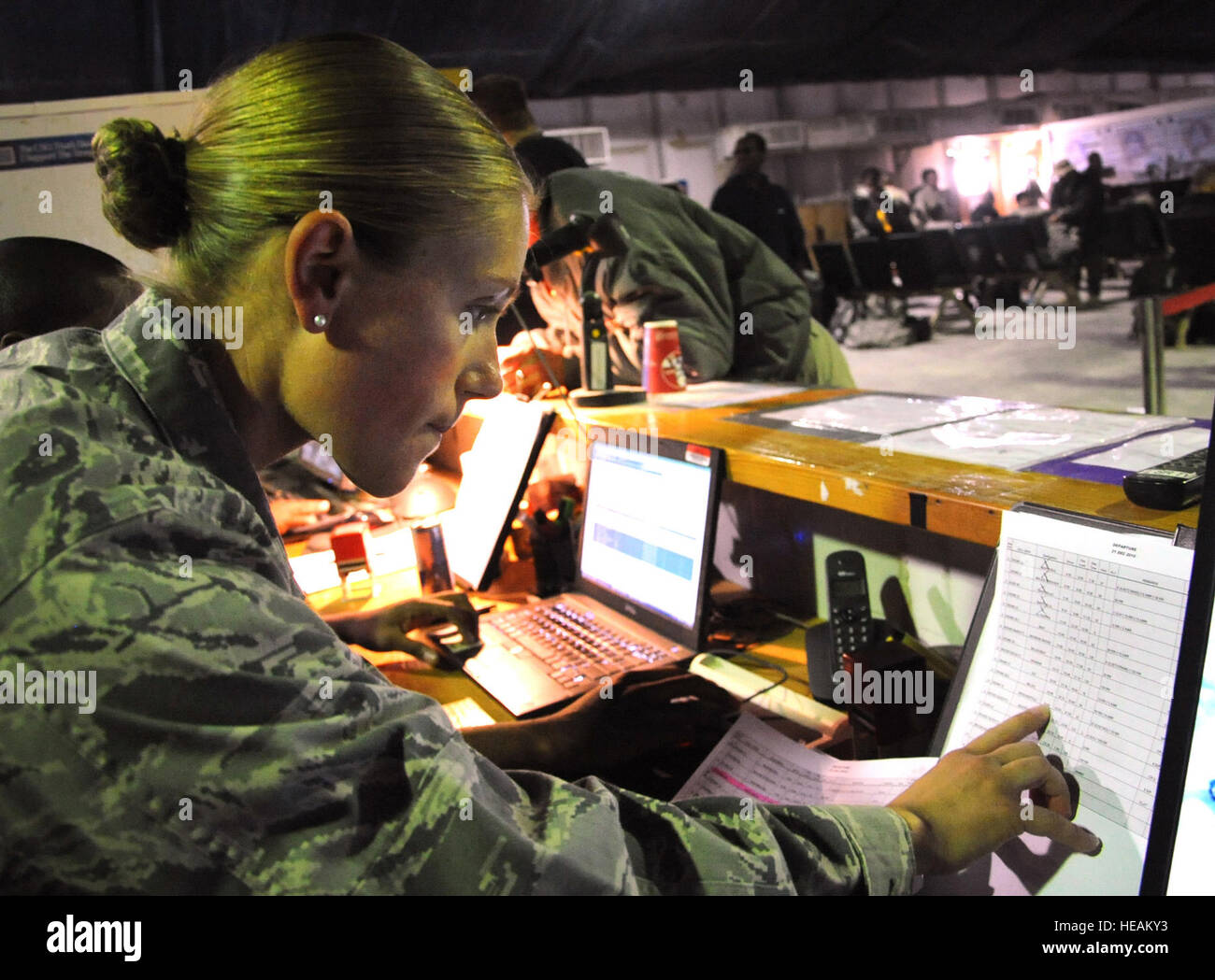 Personnel from the 386th Air Expeditionary Wing manage passenger ...