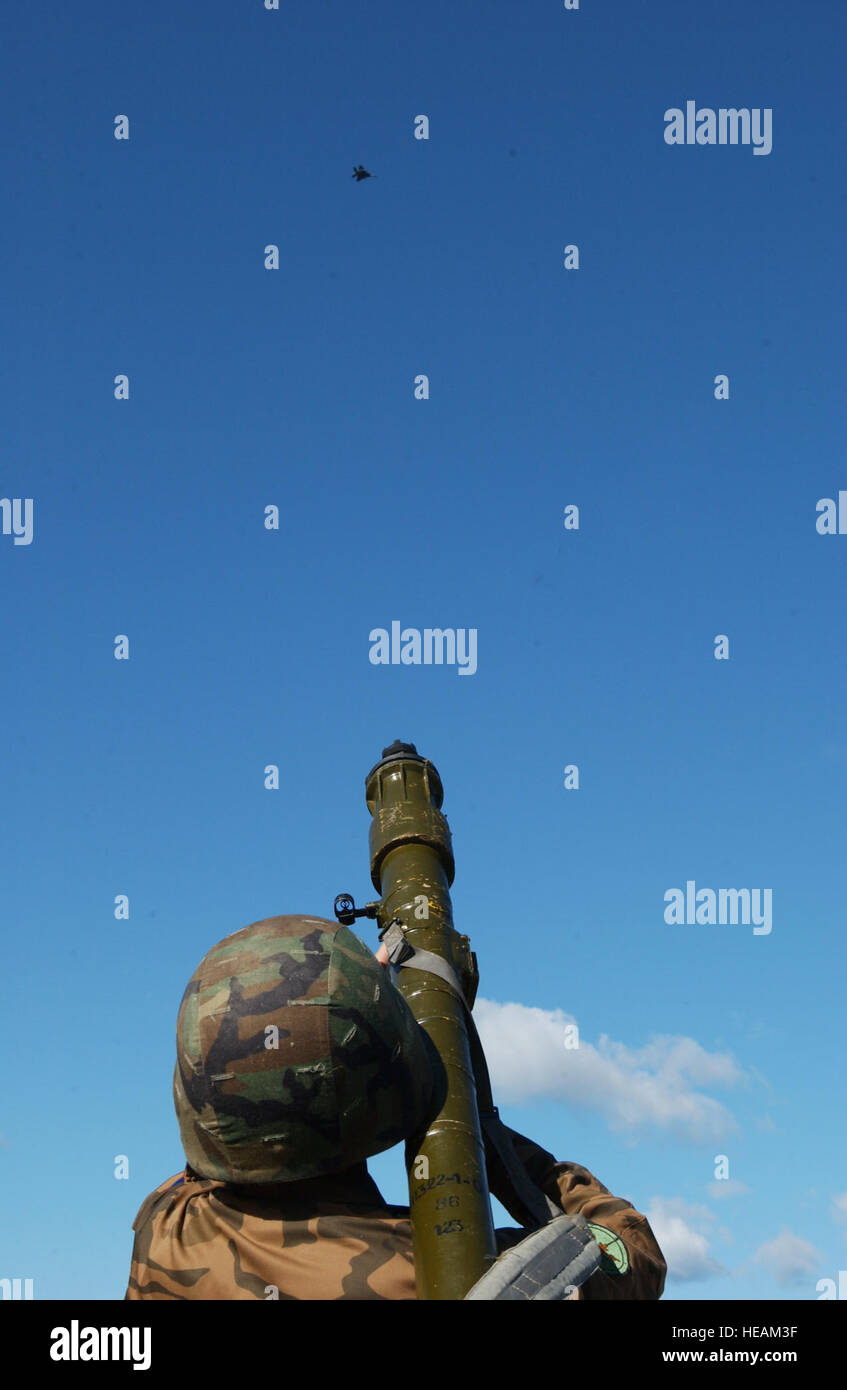 Sa 7 missile hi-res stock photography and images - Alamy