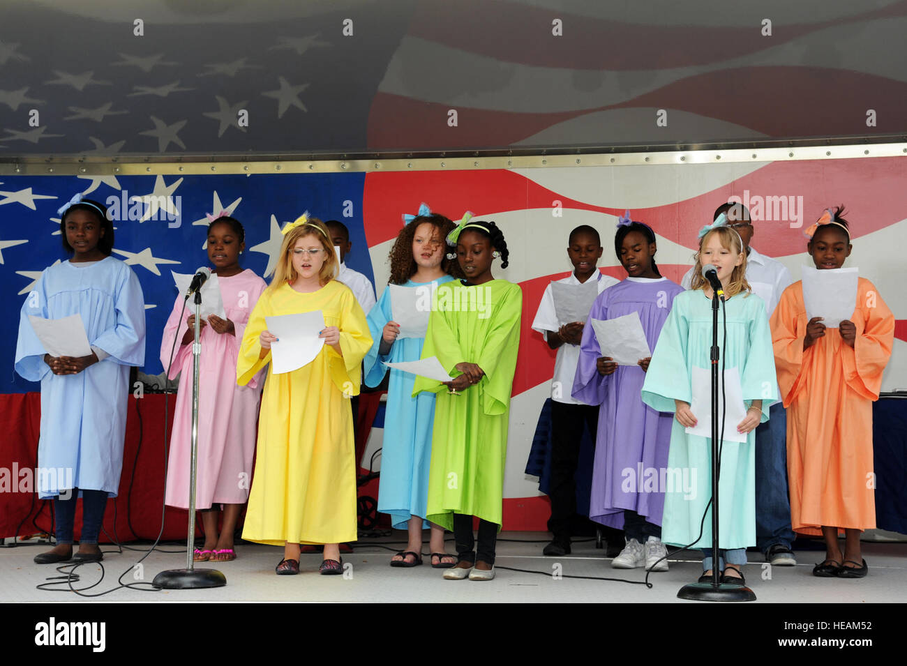 Children from youth center hi-res stock photography and images - Alamy