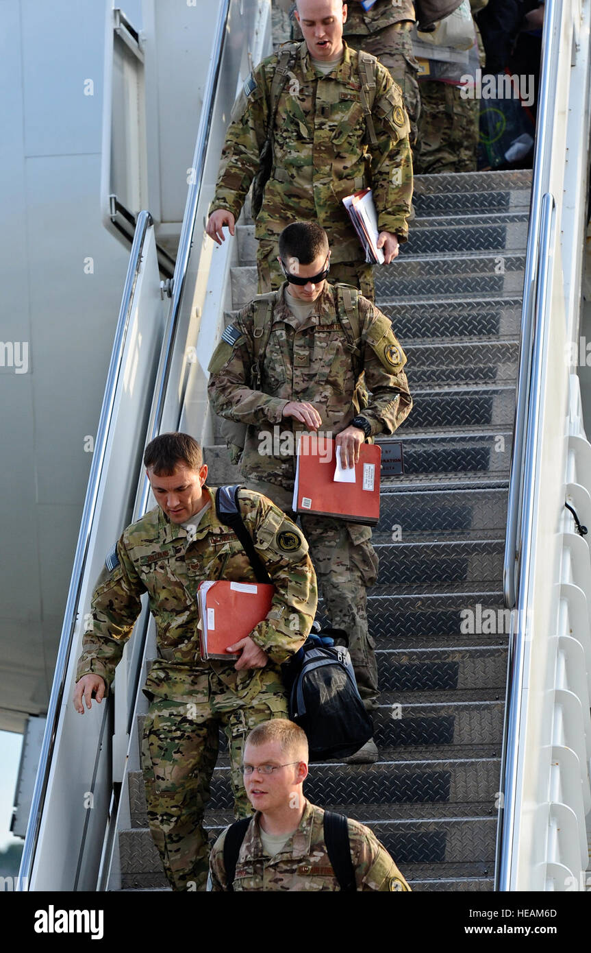 More than 100 U.S. Airmen with the 9th Aircraft Maintenance Unit return ...