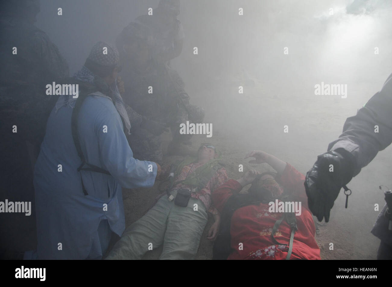 U.S. Army soldiers provide first response medical treatment immediately ...