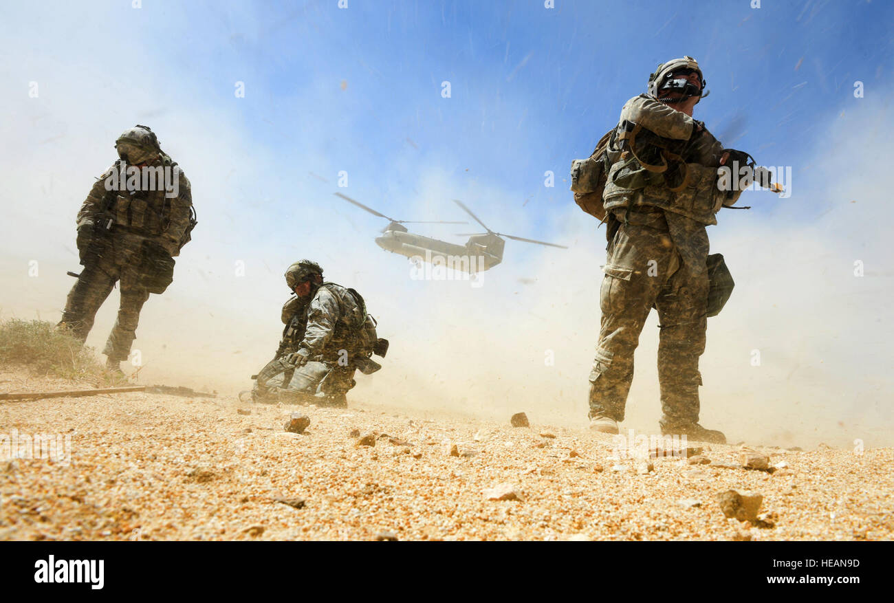 U.S. Army Soldiers from Delta Company, 3rd Squadron, 17th Cavalry ...