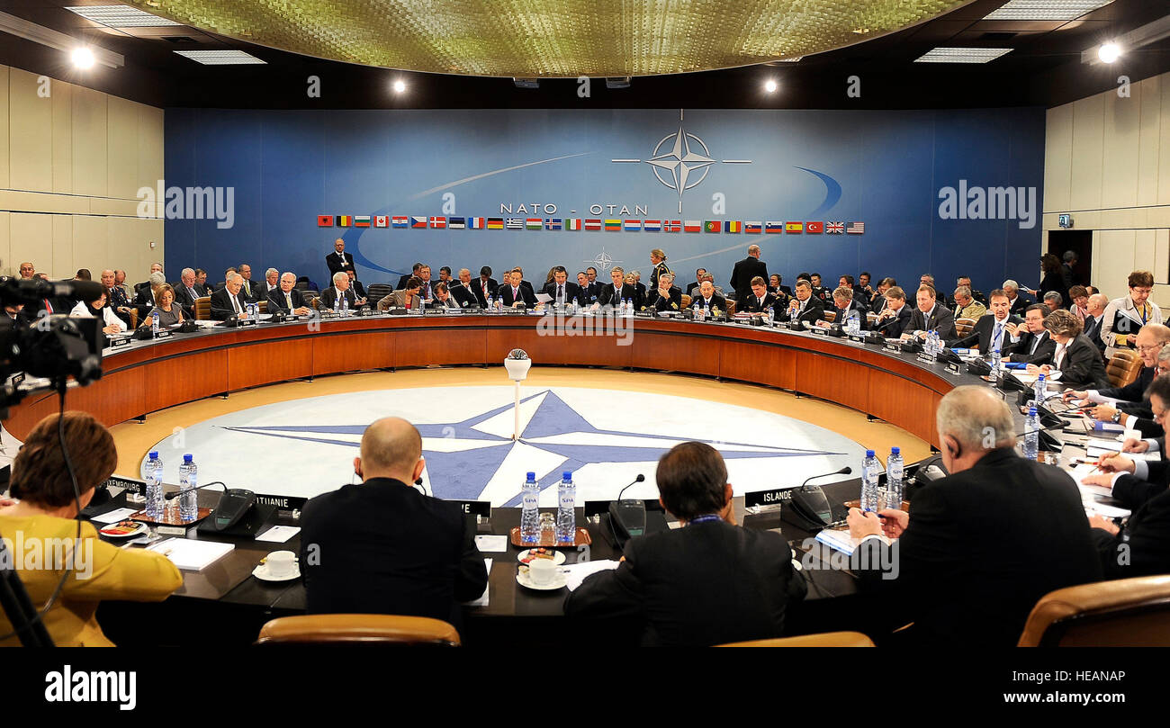 Nato ministers of defense hi-res stock photography and images - Alamy