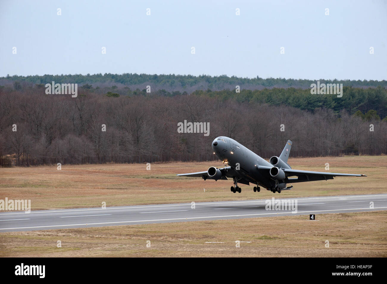 Us 10s gas station hi-res stock photography and images - Alamy