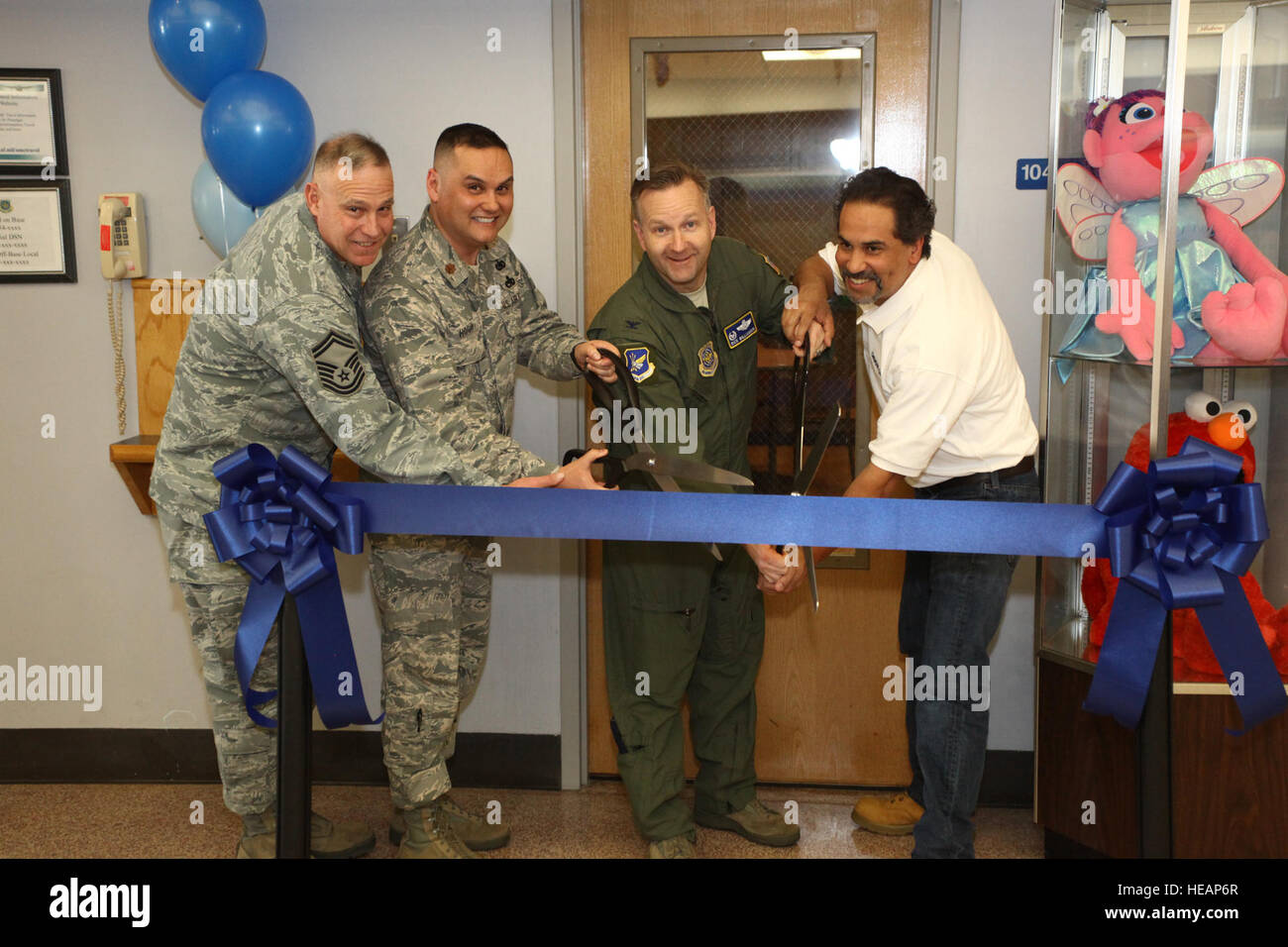 (From left) Senior Master Sgt. Kraig Ferguson, 305th Aerial Port ...