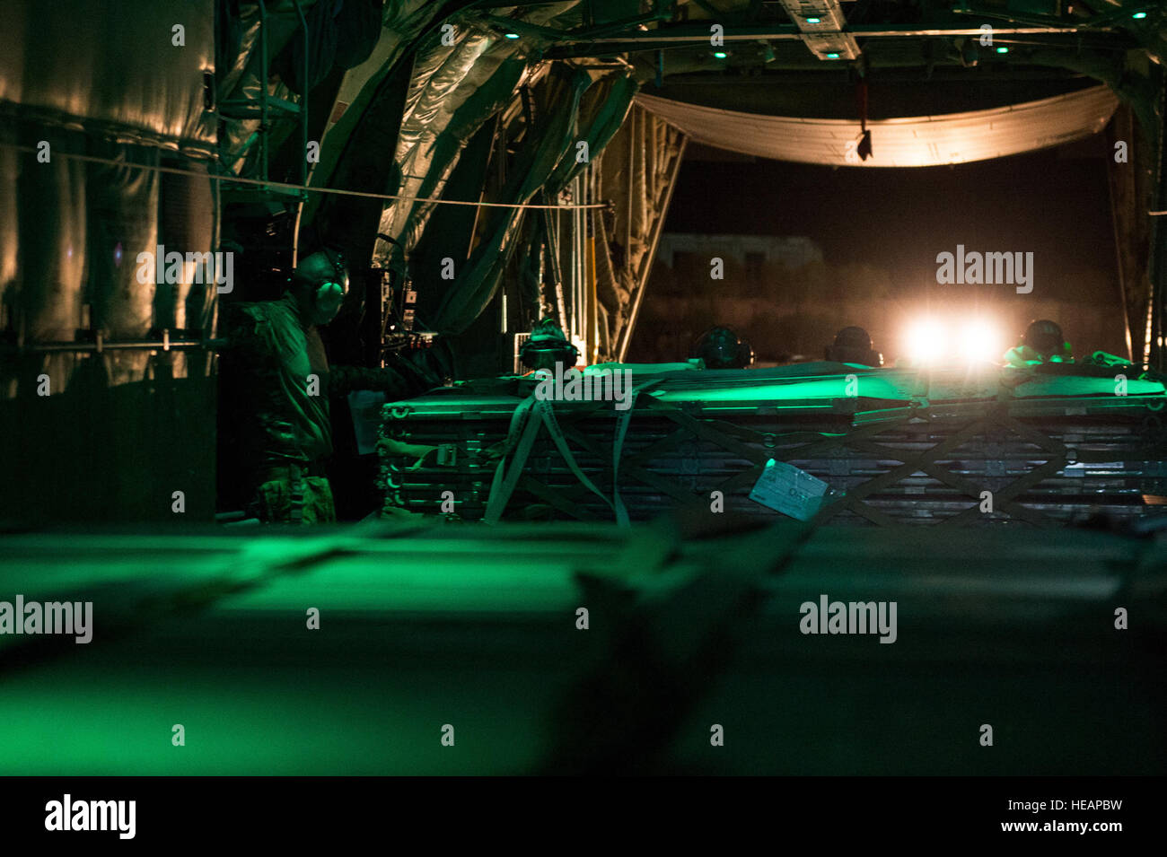 U.S. Air Force Tech. Sgt. Steve Bordenski, 774th Expeditionary Airlift ...