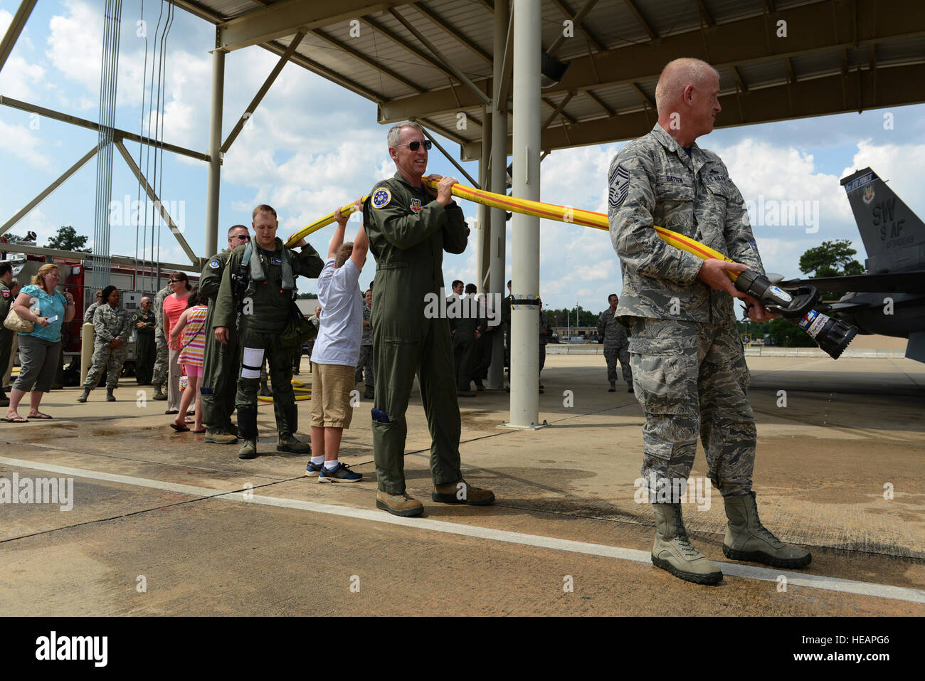Ssgt nathaniel hall hi-res stock photography and images - Alamy