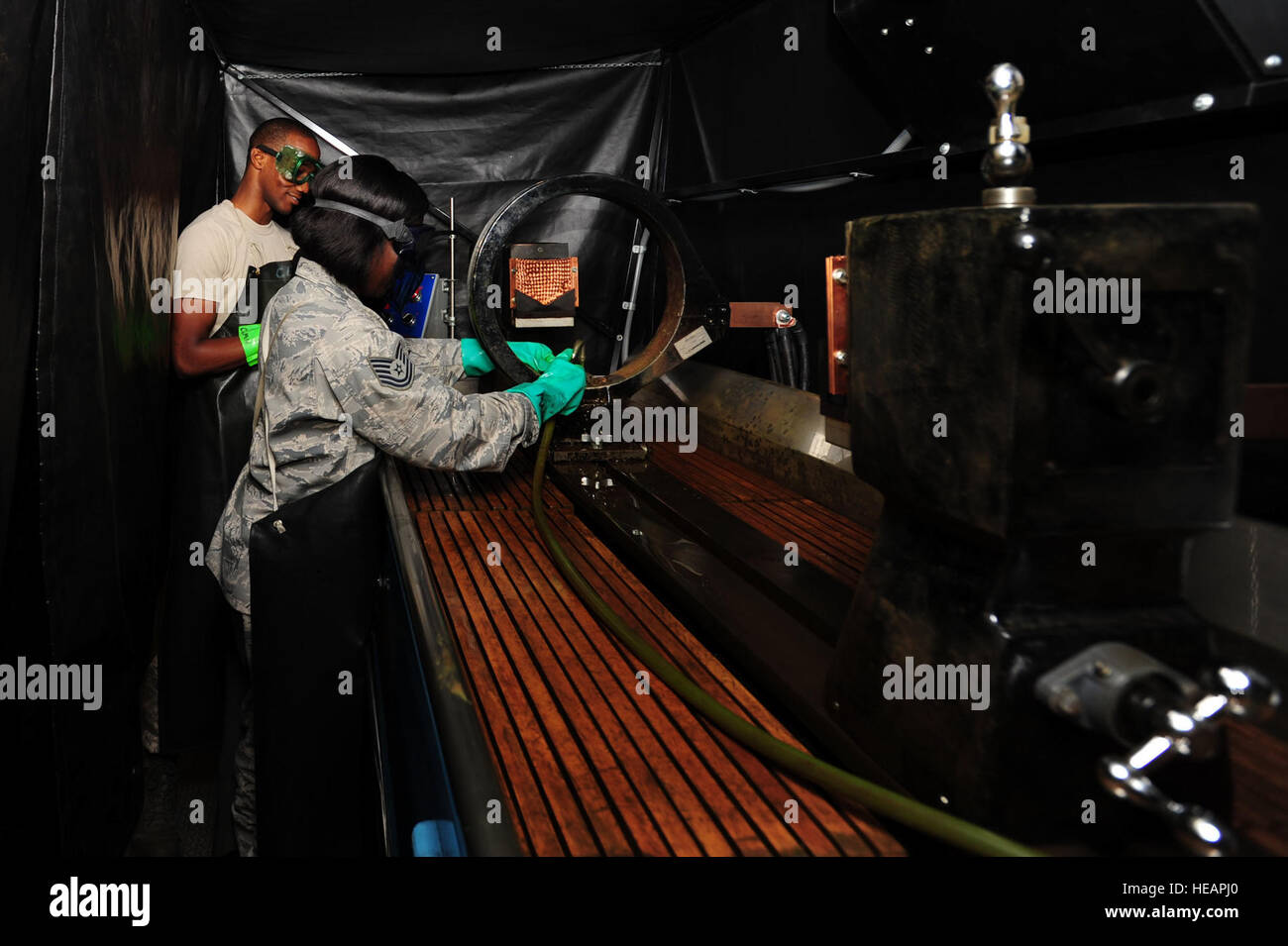 Magnetic particle inspection hi-res stock photography and images - Alamy
