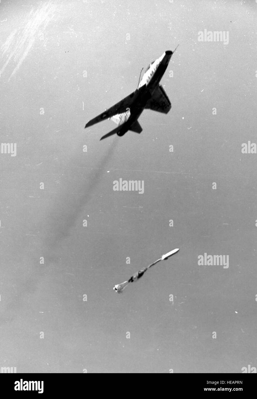 United states air force nuclear Black and White Stock Photos & Images ...