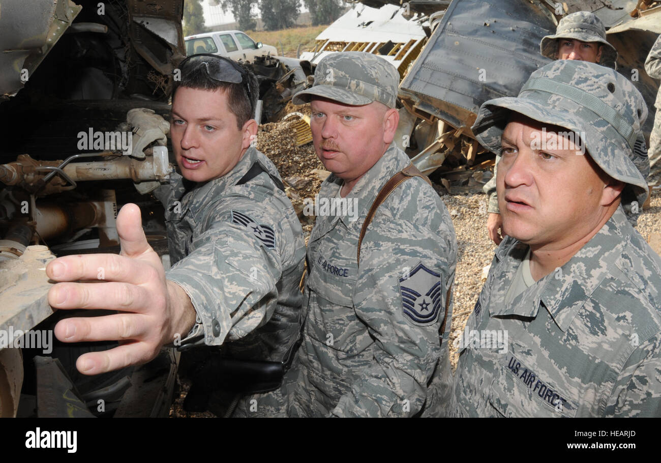 SATHER AIR BASE, Iraq – Air Force Tech Sgt. Raymond Westcott (left ...