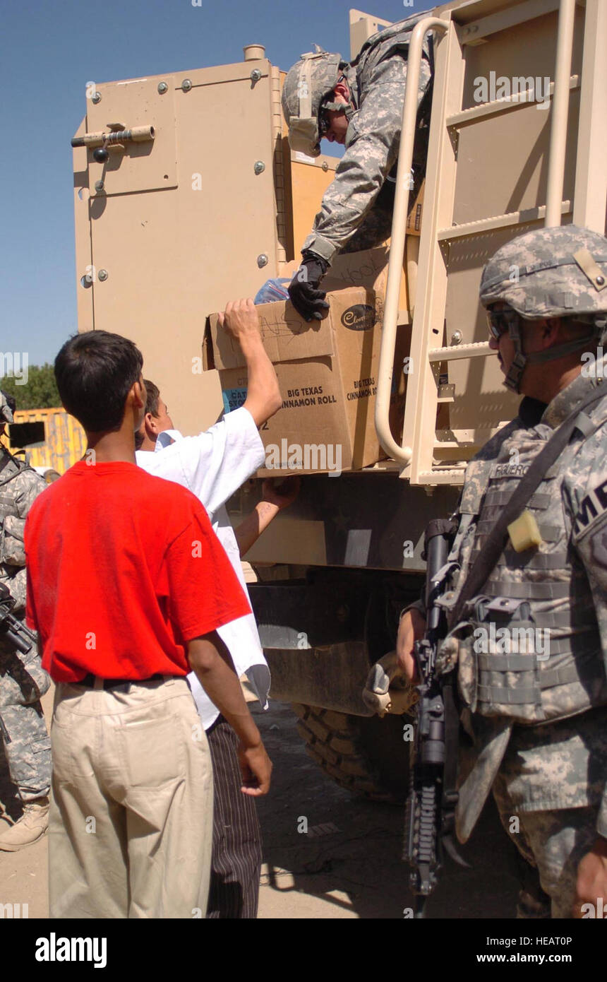 125th military police detachment mp hi-res stock photography and images ...
