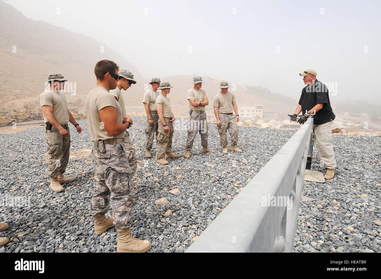 U.S. Army soldiers from 2nd Battalion, 508th Infantry Regiment, 4th ...